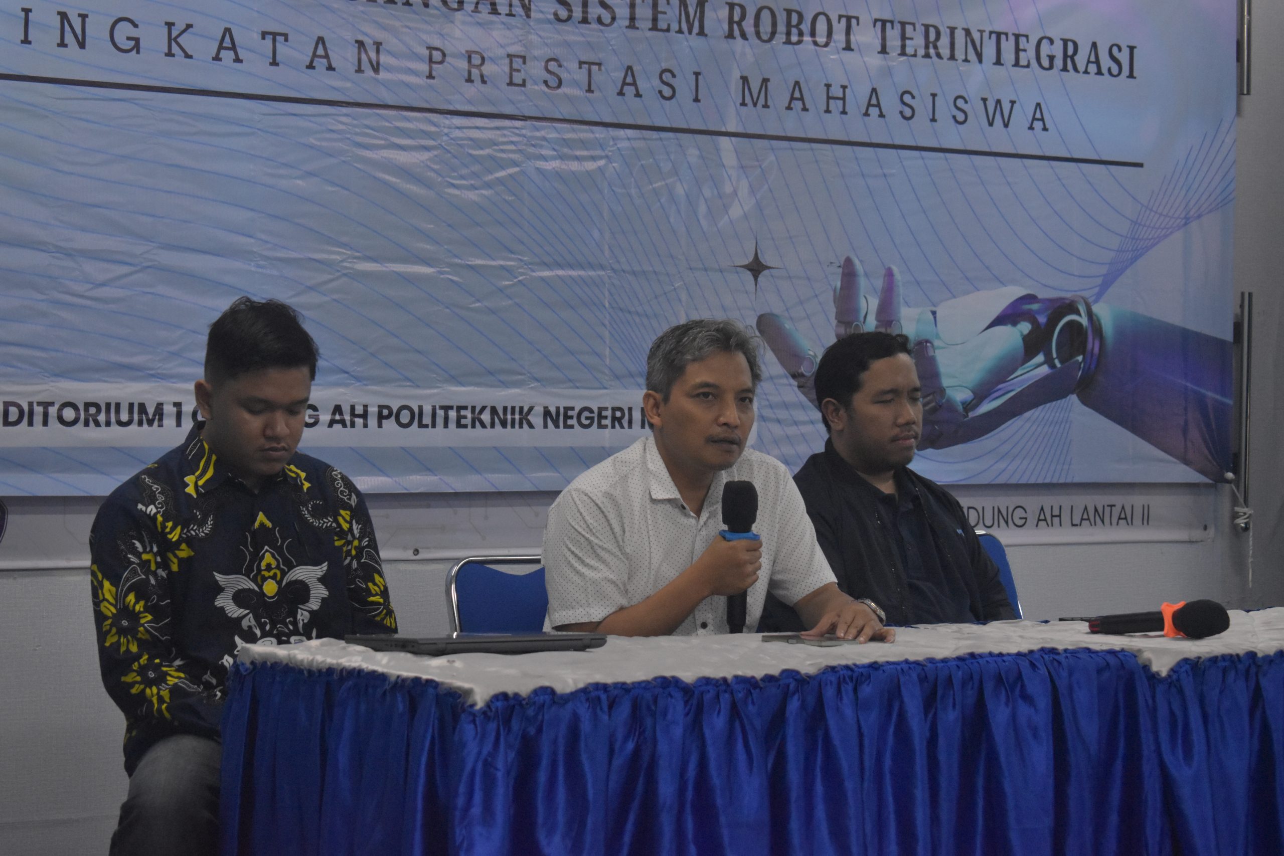 Workshop Desain dan Perancangan Sistem Robot Terintegrasi: Langkah Awal Membentuk Generasi ...